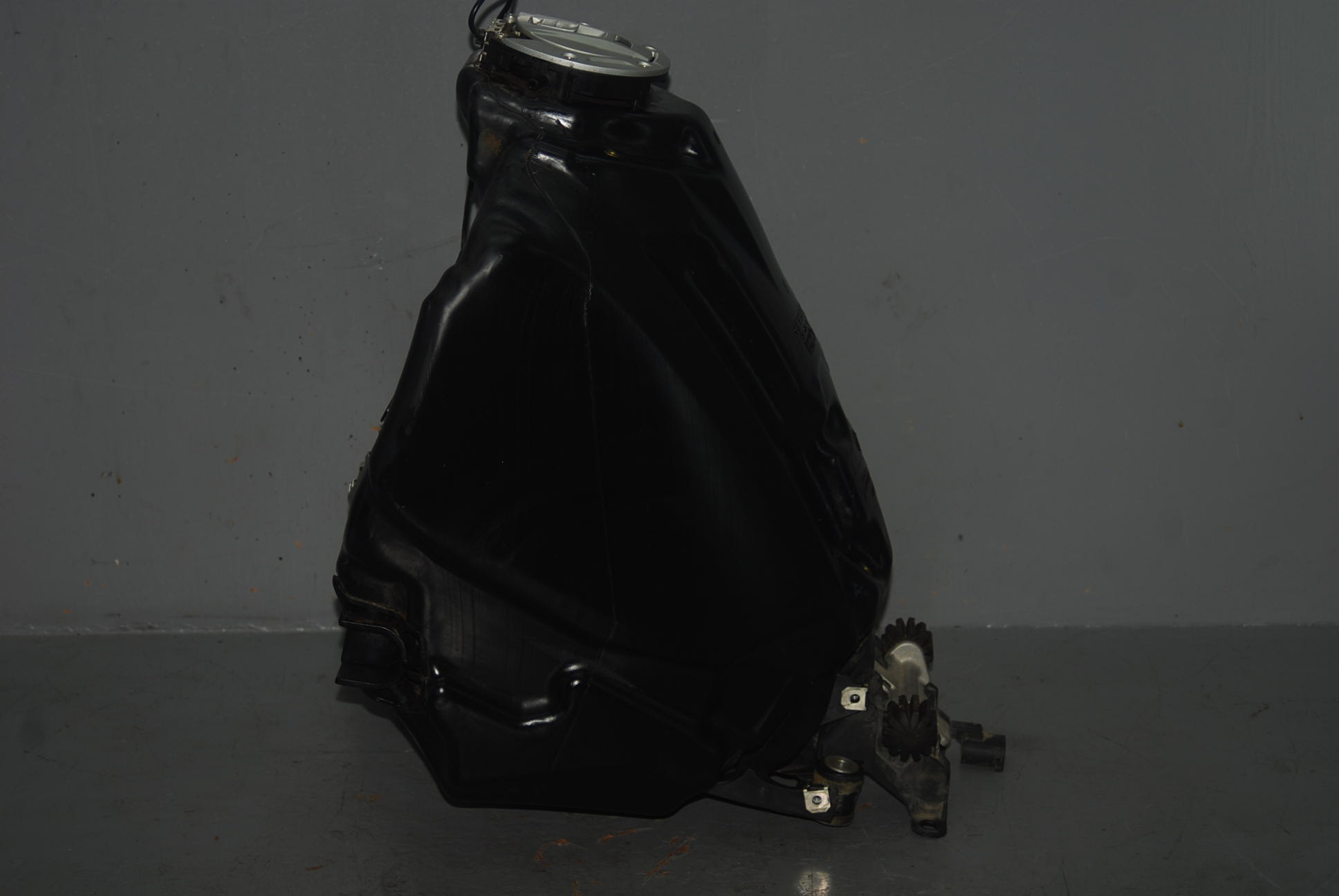 2021 BMW R 1250 GS FUEL TANK – Motorcycle Salvage SA Parts